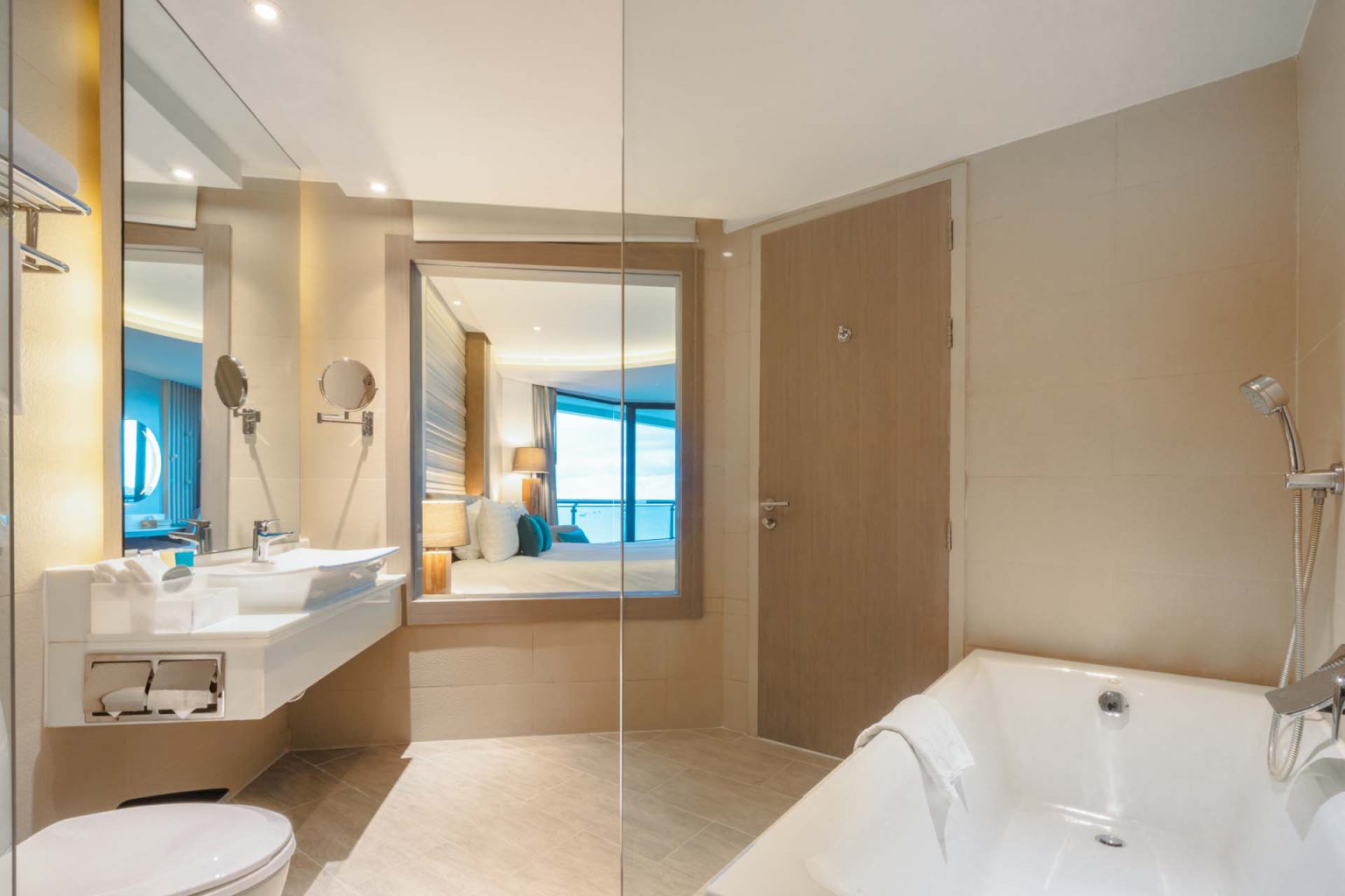 Cape Dara Pattaya: Gallery with Dara Beach Views